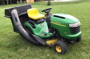 John Deere Lt160 Bagger: Installation and Usage Guide